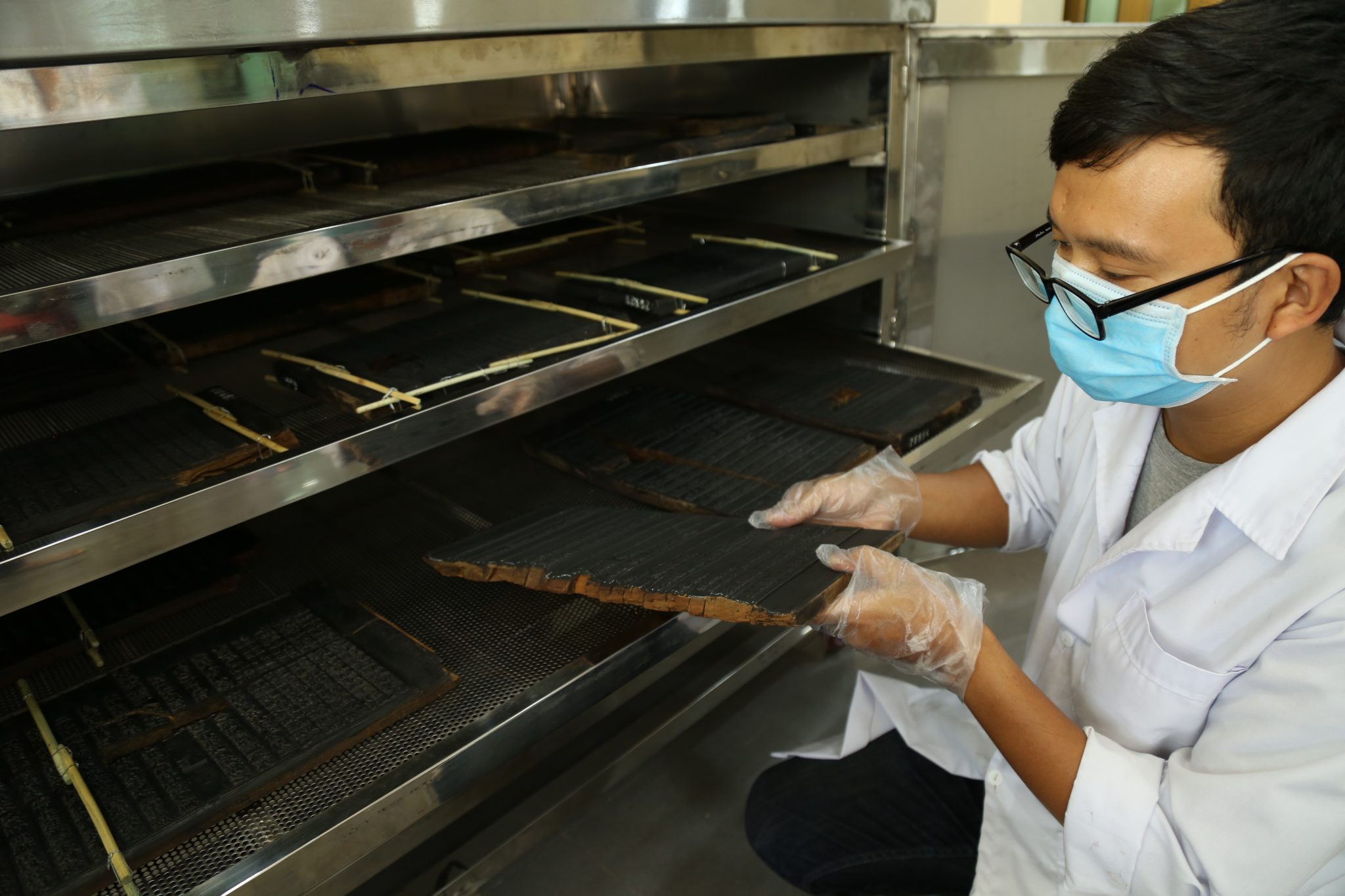 PHỤC CHẾ TÀI LIỆU MỘC BẢN BỊ MỦN MỤC - Mộc Bản Triều Nguyễn - Mộc Bản ...